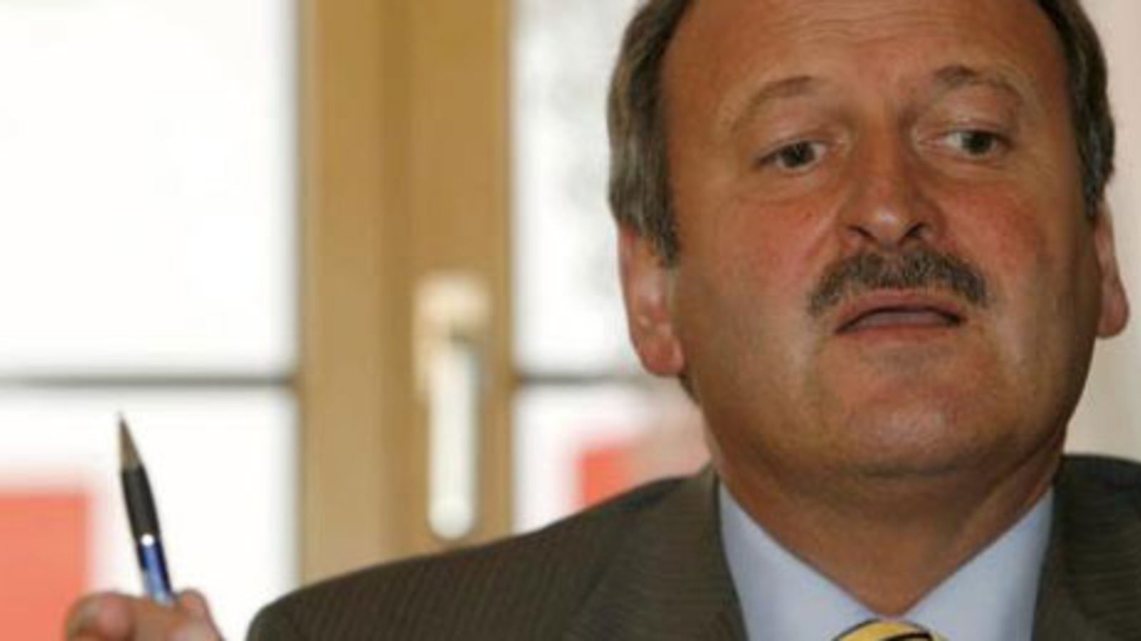 Gorbach versorgt Mitarbeiter mit Spitzenjobs - Politik-Live