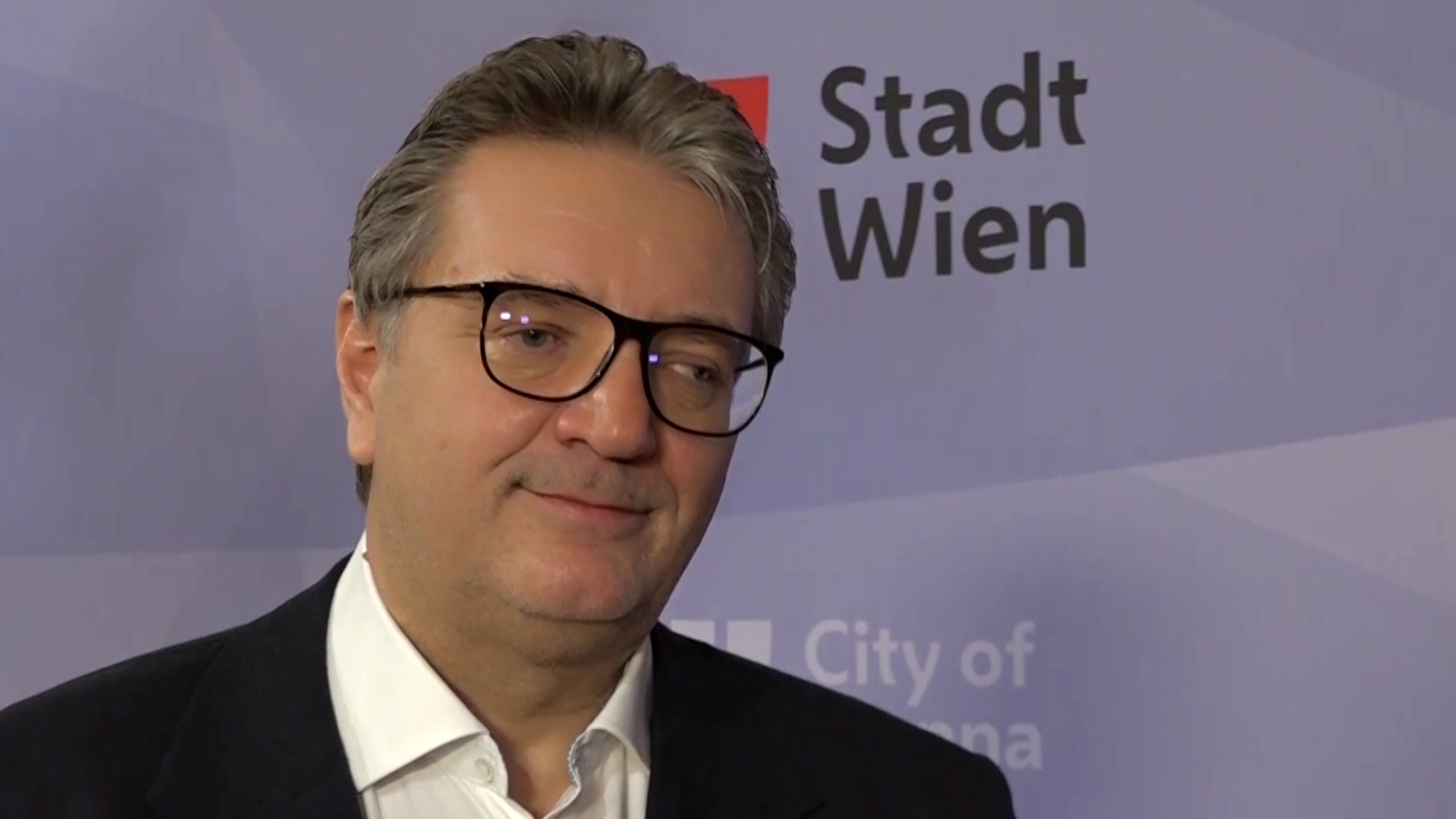 Peter Hacker im Interview - oe24.tv