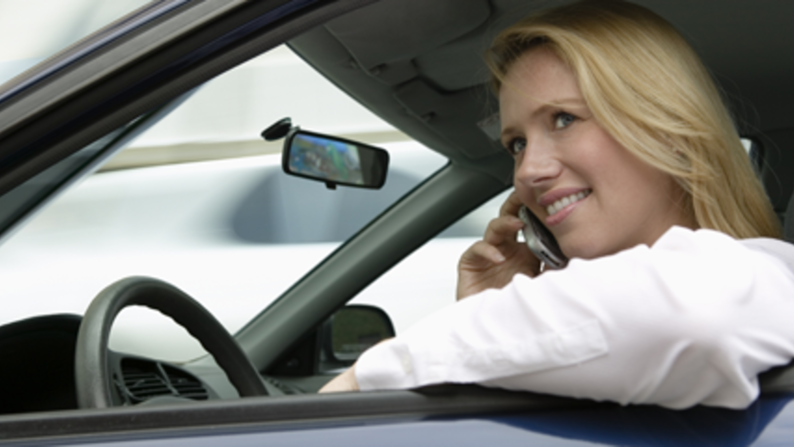 Immer mehr Lenker telefonieren beim Fahren - oe24.at