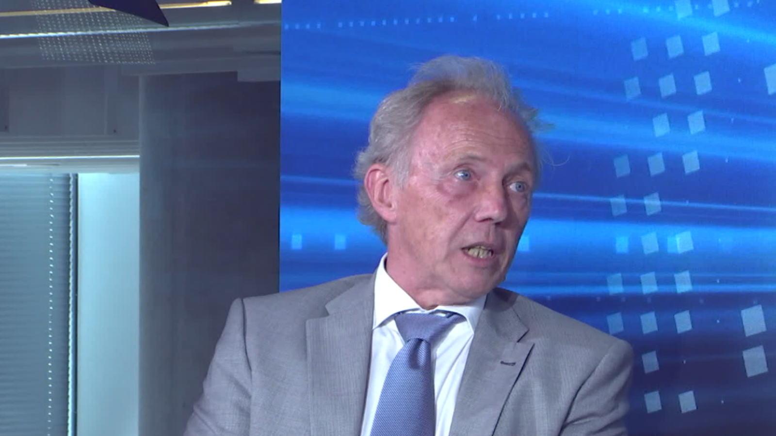 Michael Brunner über Kandidatur BP-Wahl - oe24.tv