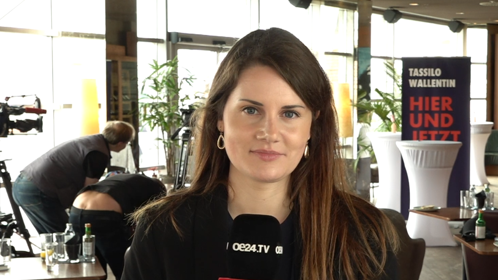 Tassilo Wallentin präsentiert Wahlkampfthemen - oe24.tv