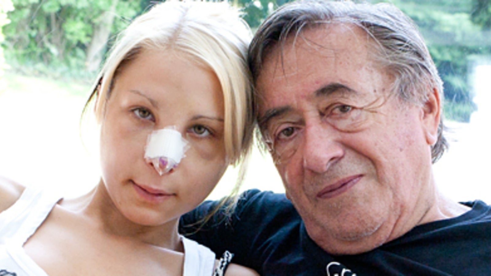 Lugners Katzi jetzt im Beauty-Wahn - stars24