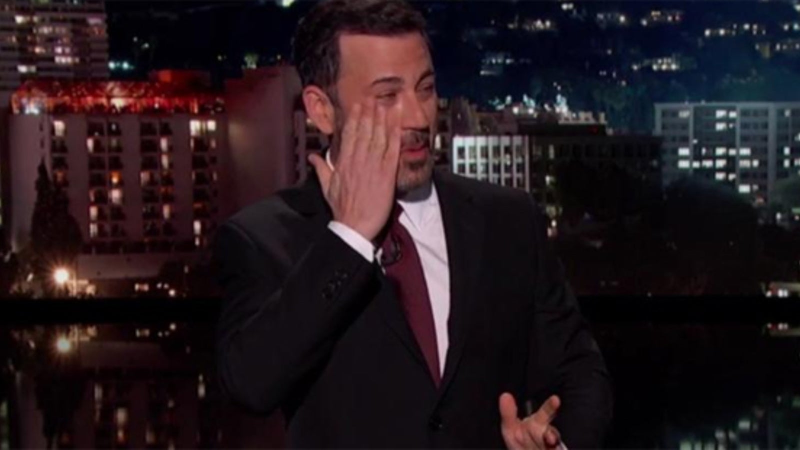 Frischgebackener Vater Jimmy Kimmel weint im TV - stars24