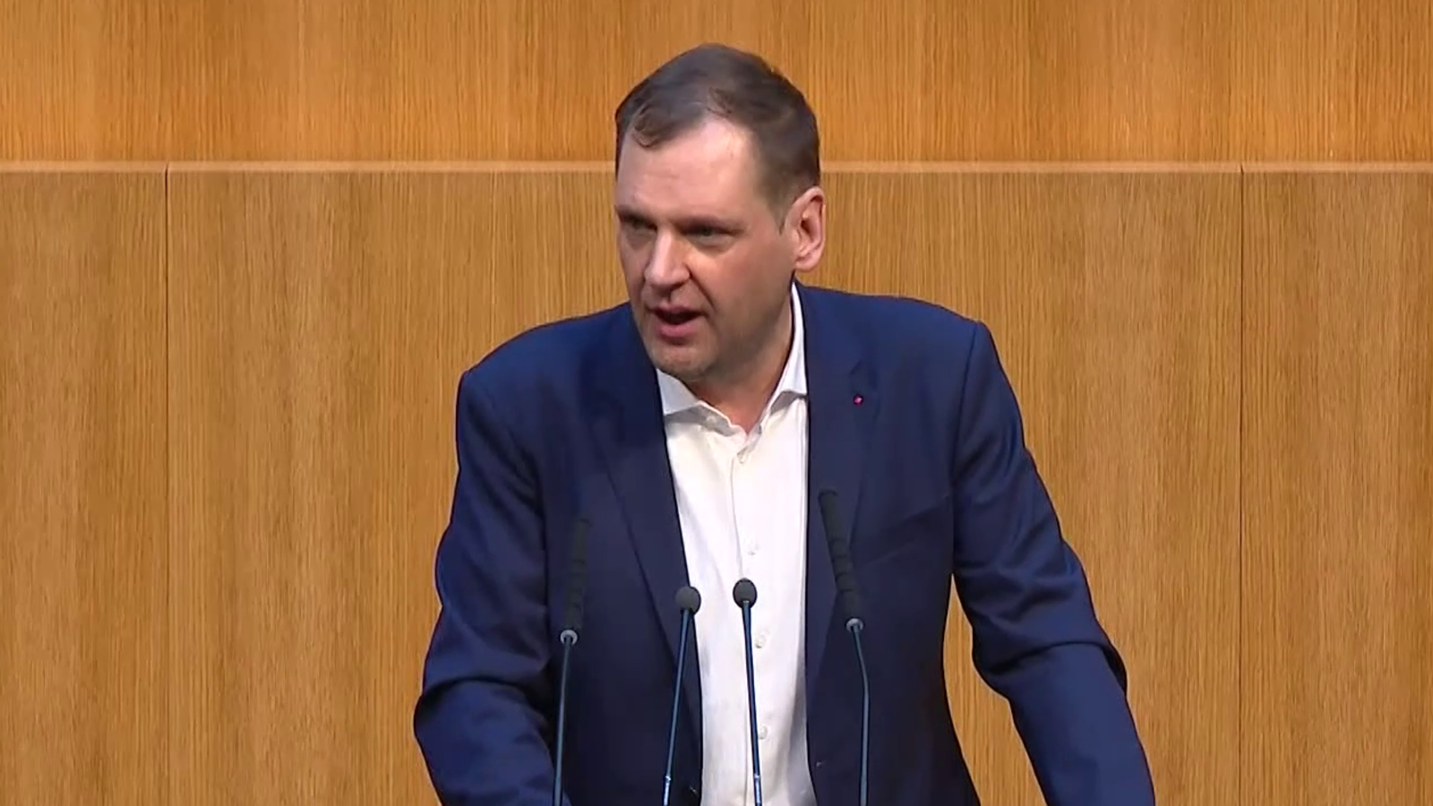 Aktuelle Stunde im Nationalrat mit Philip Kucher - oe24.tv