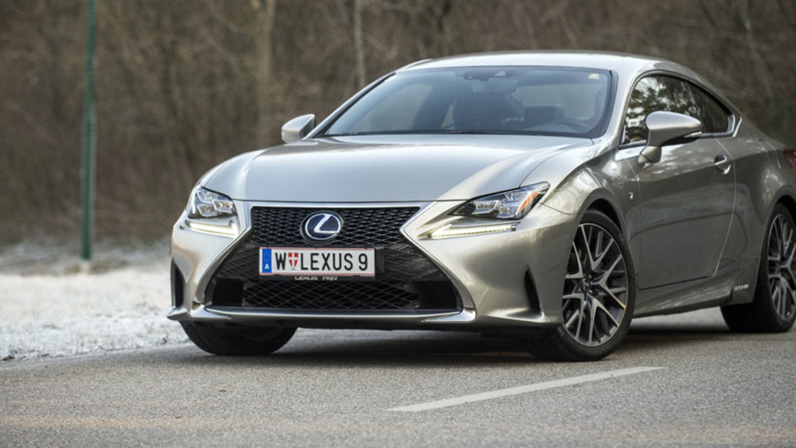 Lexus-Coupé RC 300h im Test - oe24.at