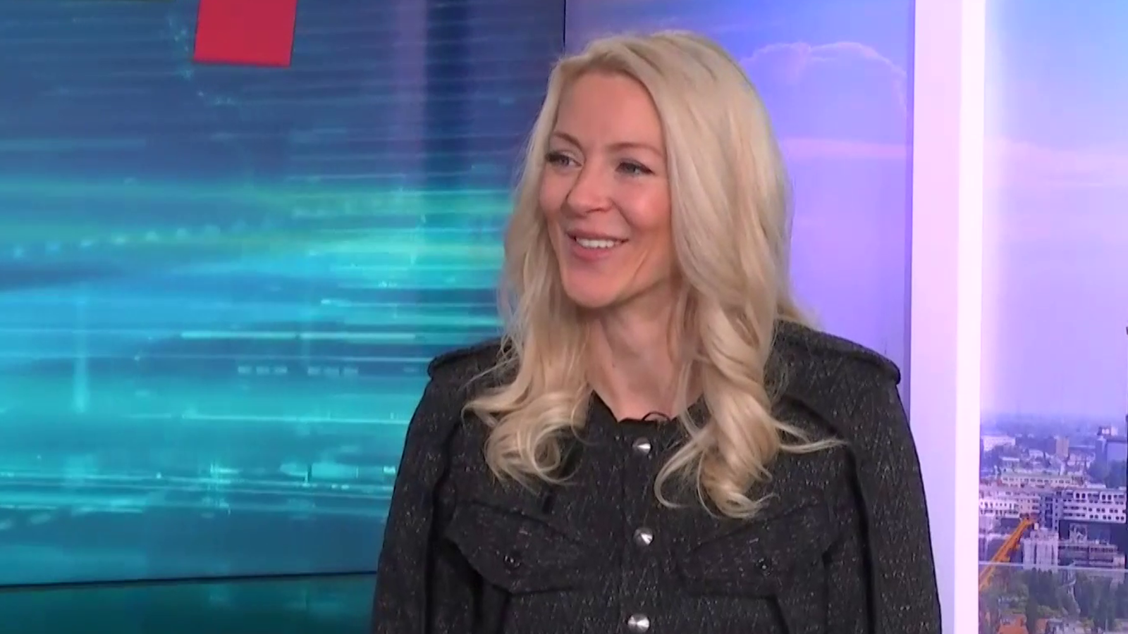 Simone Lugner: "Ich tanze für Richard und er schaut mir zu!" - stars24