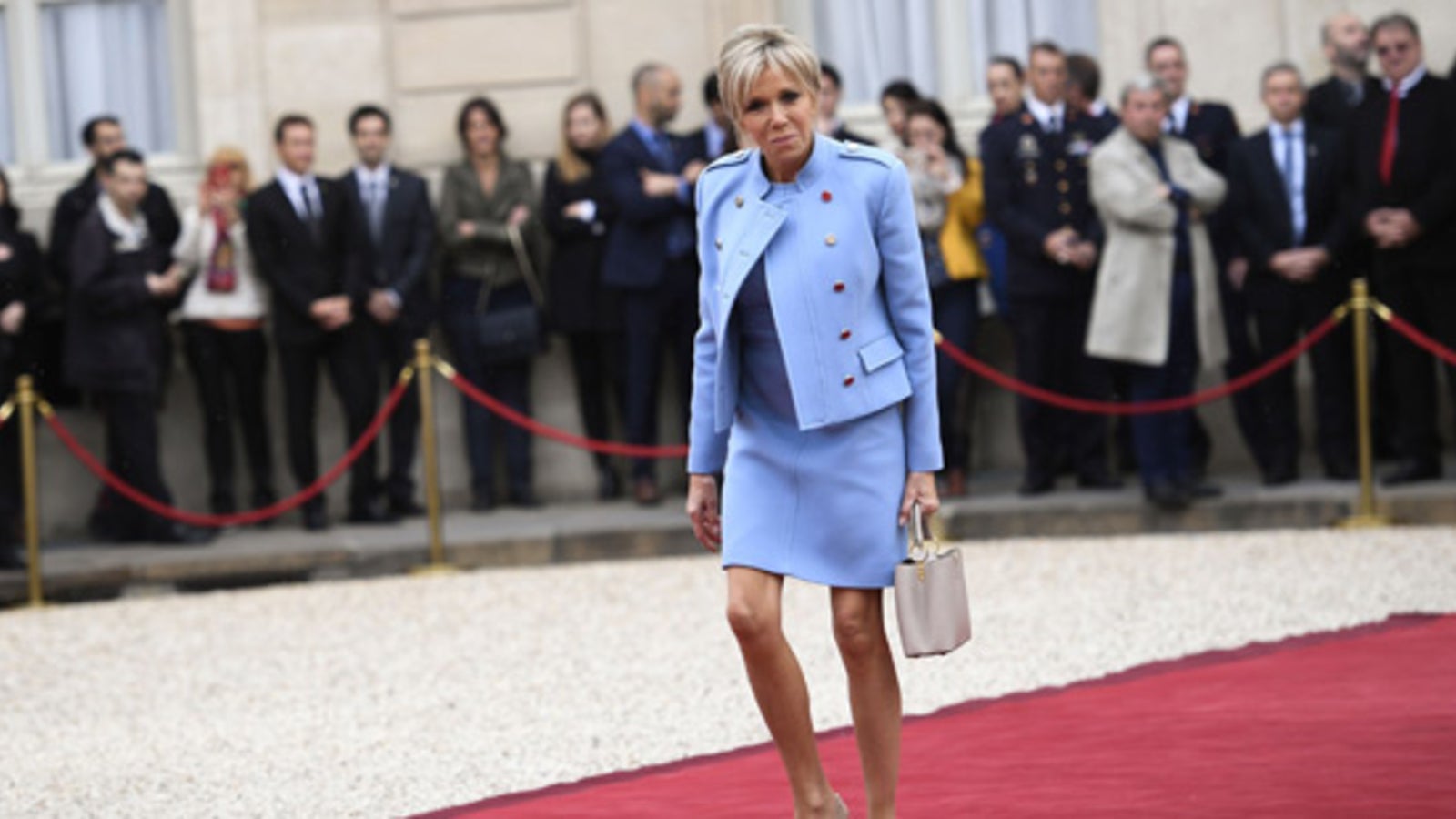 Macrons Frau durfte nicht in Élysée-Palast - oe24.at