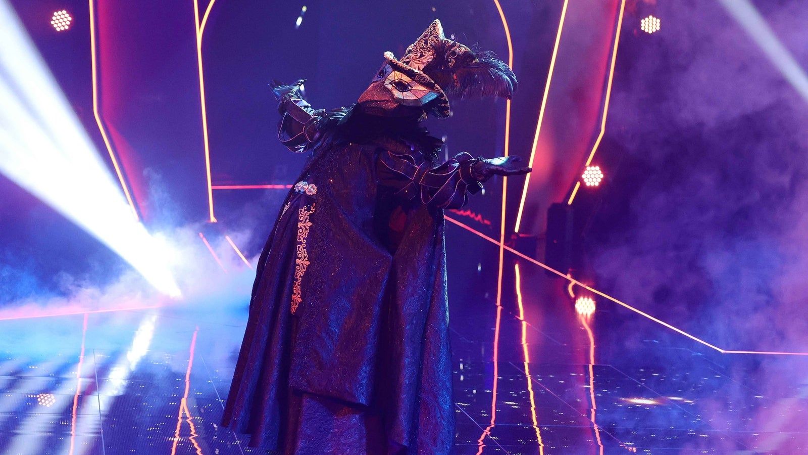 "Masked Singer": Star-Tenor steckte unter der Maske - stars24
