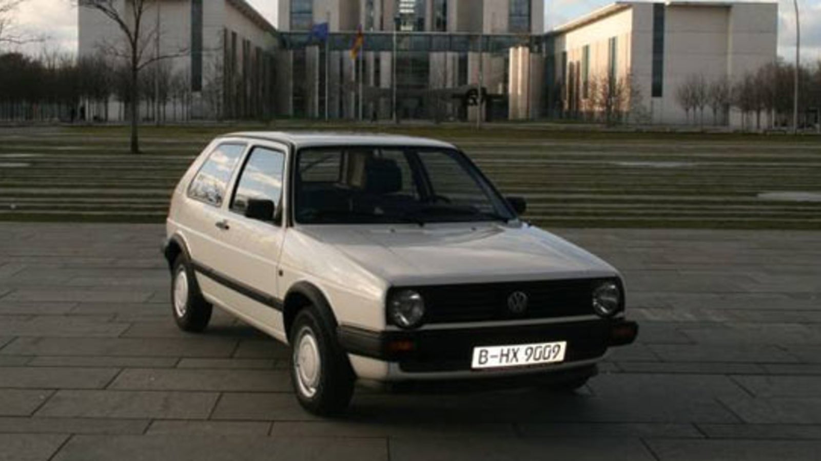 Angela Merkels alter VW Golf bei Ebay - oe24.at