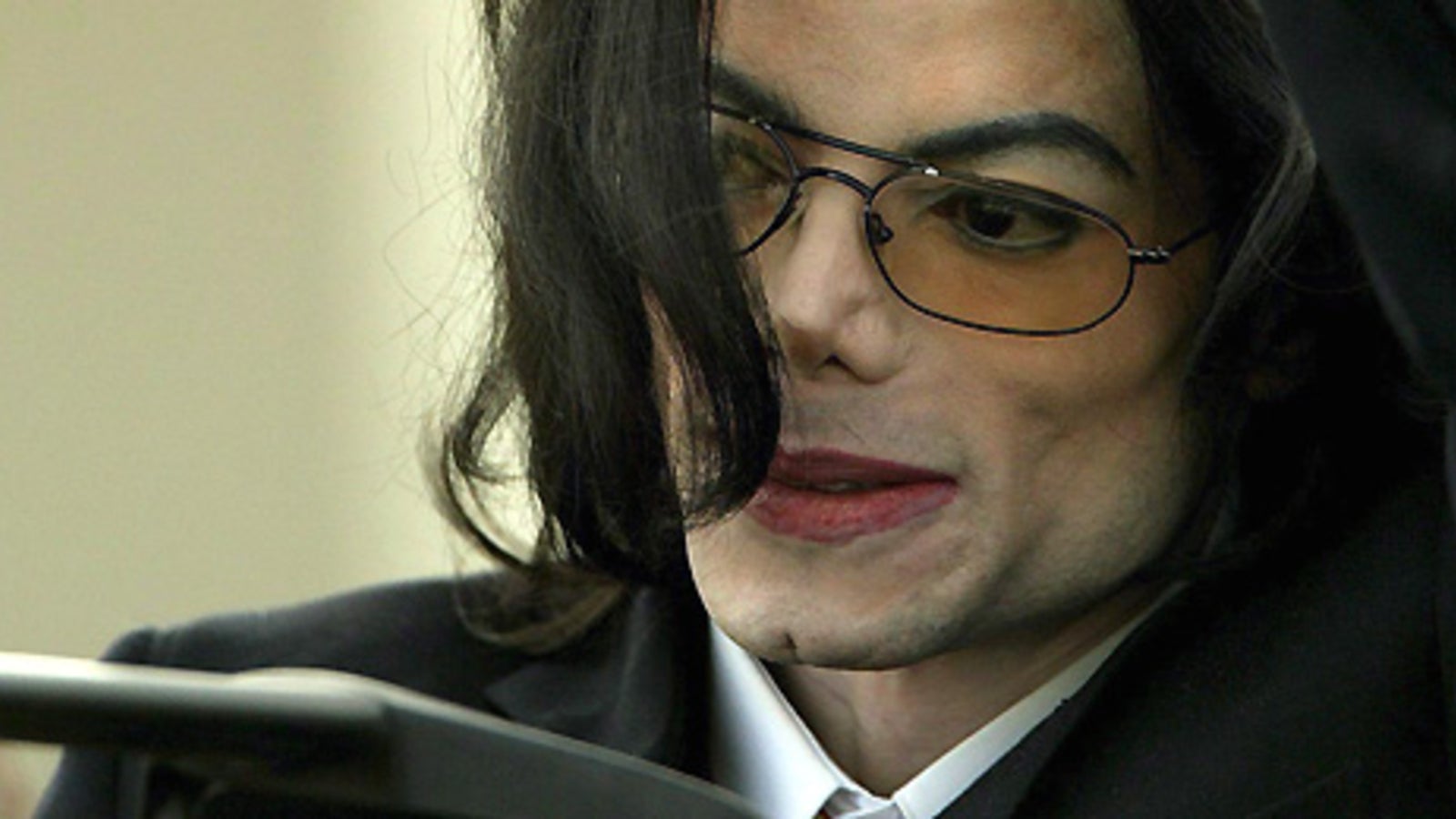 Hotel errichtet Mauer für Michael Jackson - stars24