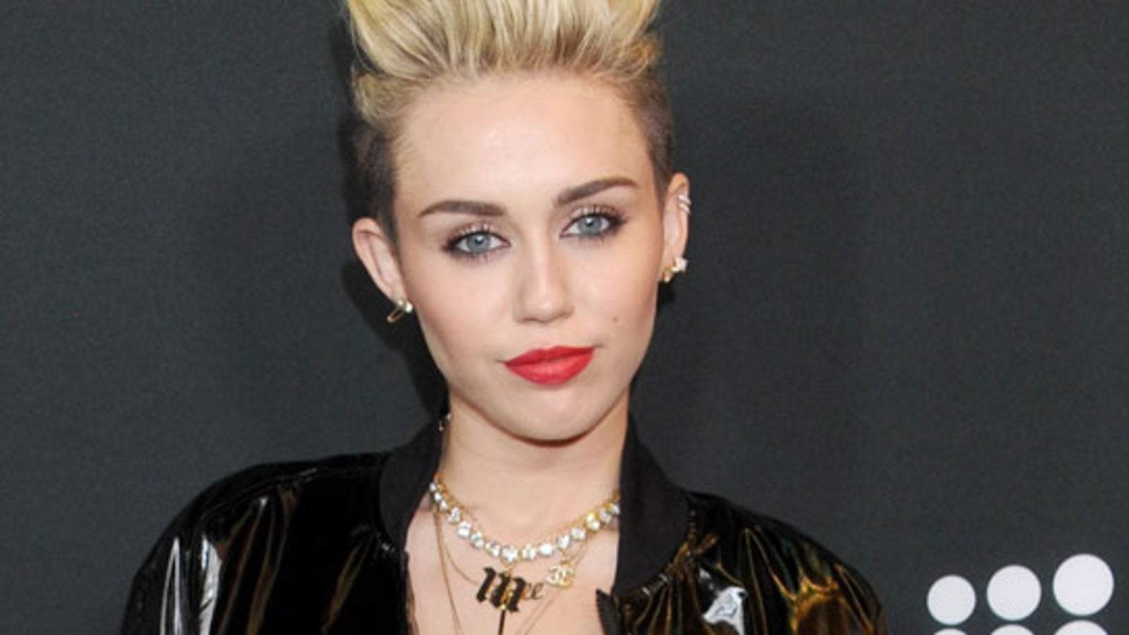 Miley Cyrus dementiert Bieber-Affäre - stars24