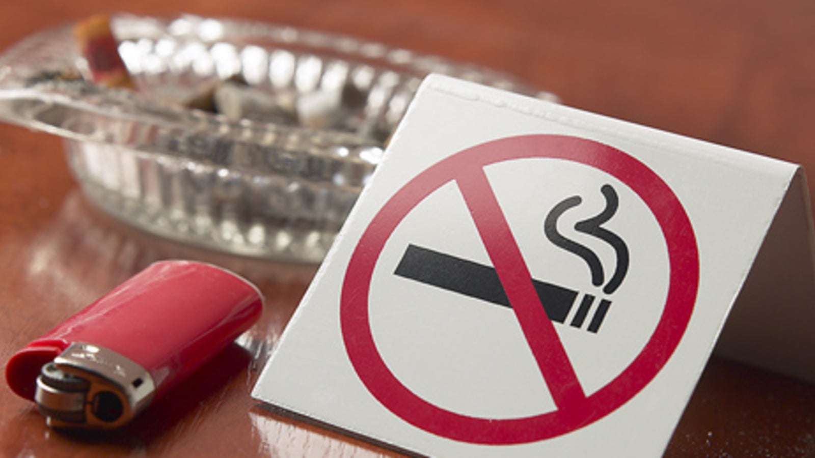 Nicht einmal jeder 2. Betrieb mit Nichtraucher-Zone - oe24.at