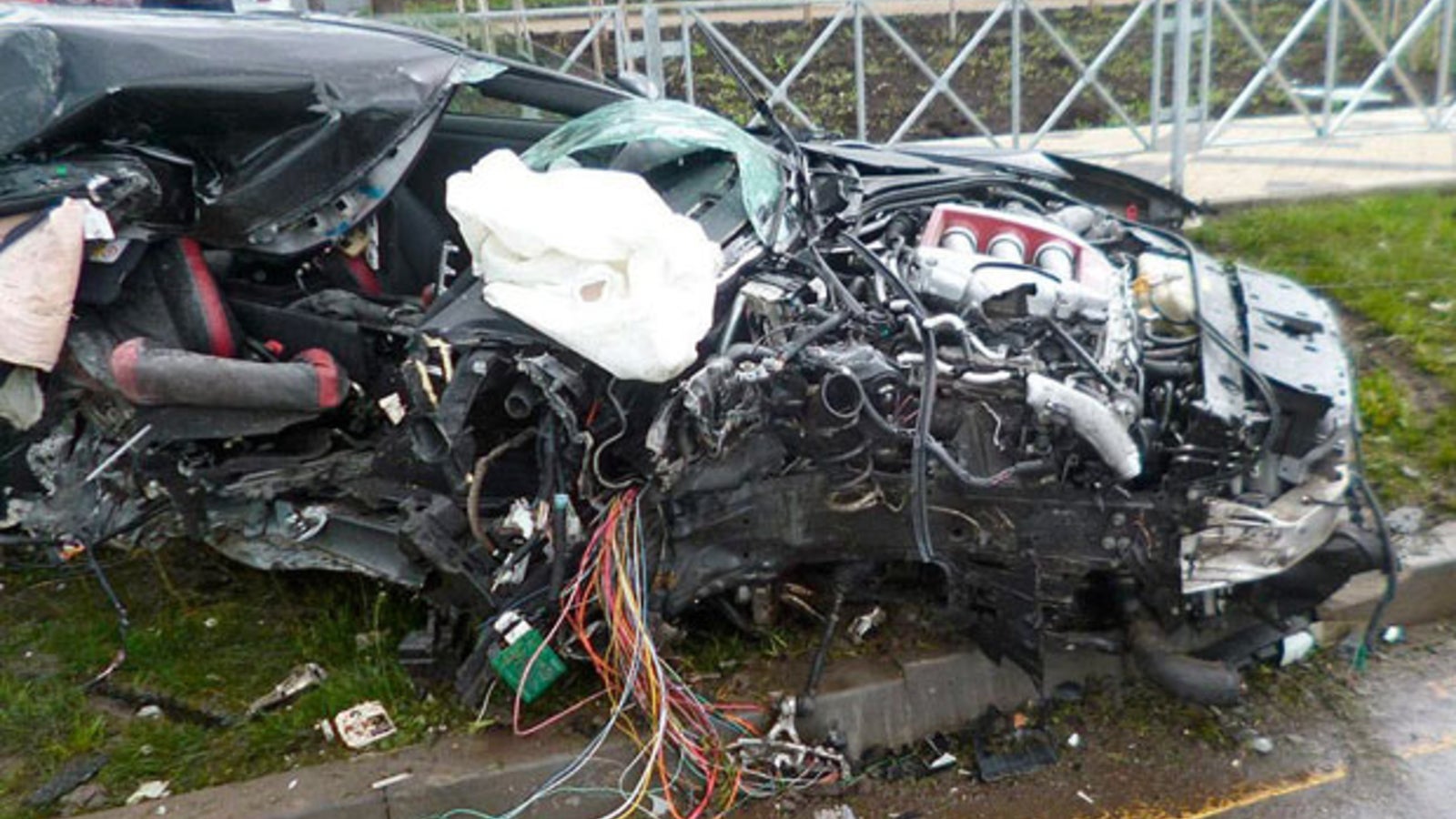 Fotos: Horror-Crash mit Nissan GT-R - oe24.at