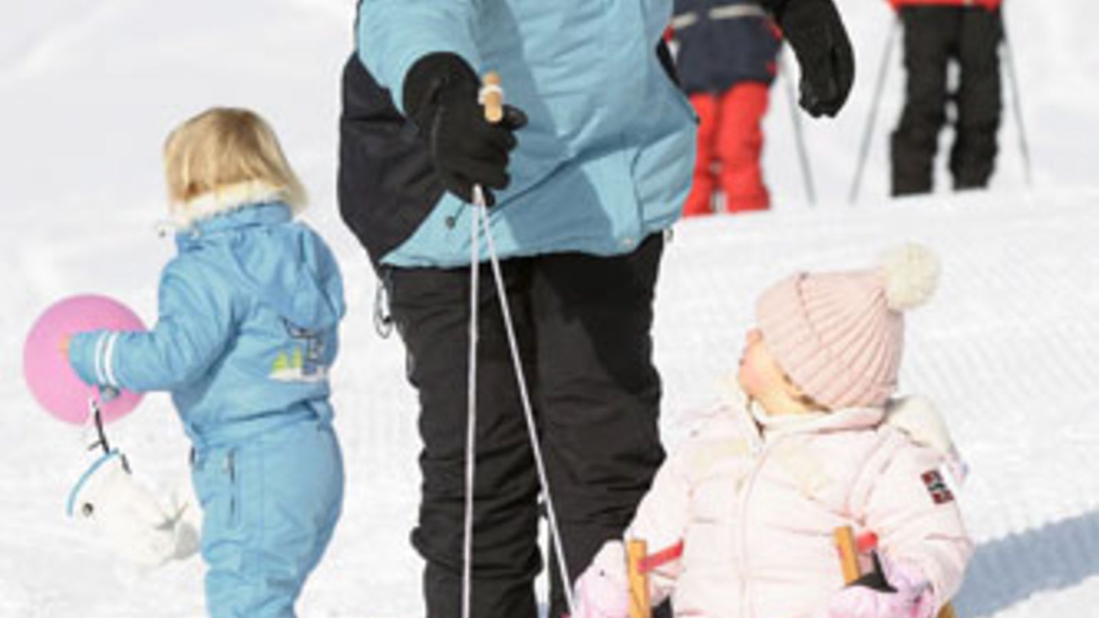 Adel in Lech: Königin Beatrix mit Kindern & Enkeln - stars24