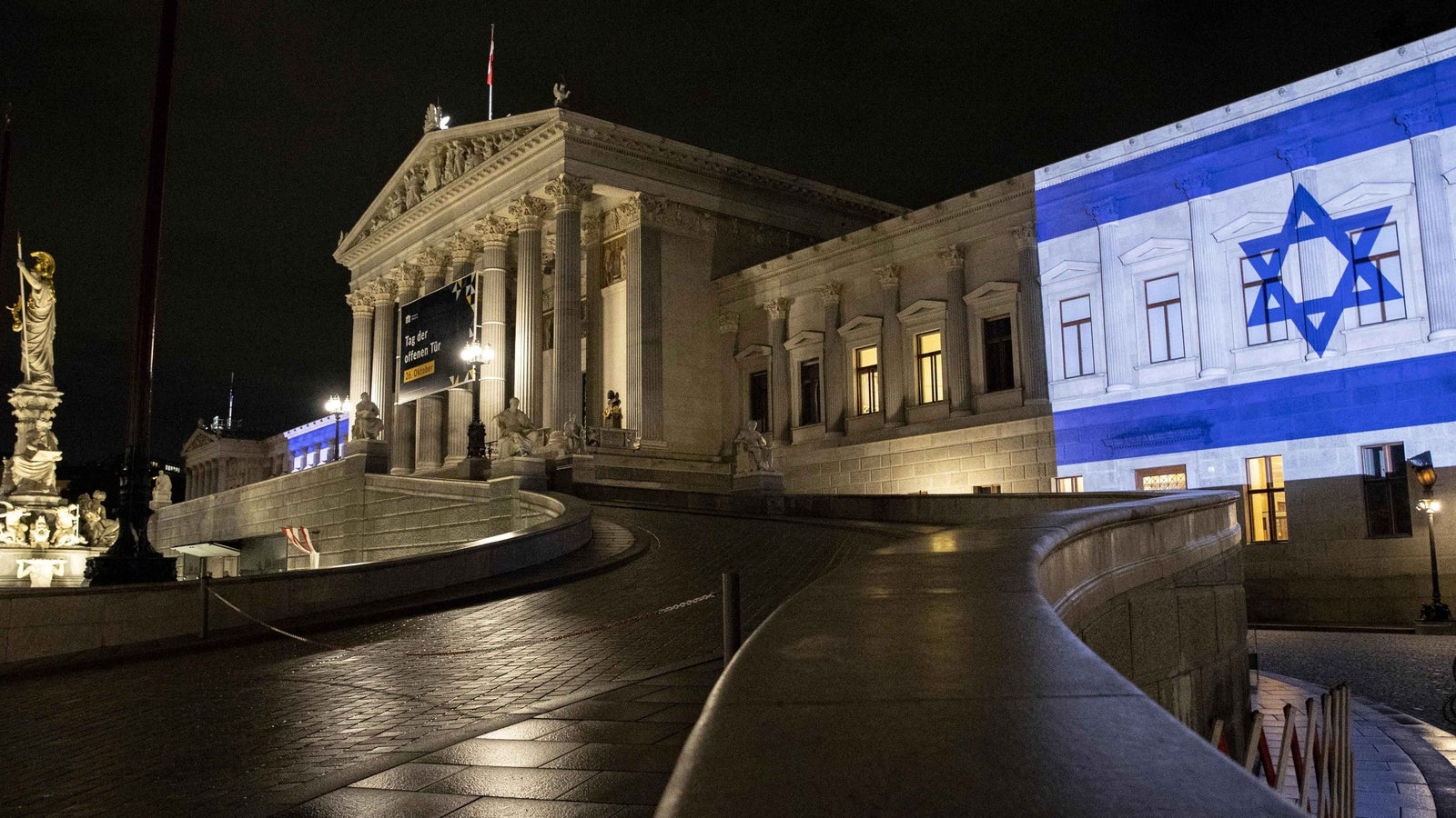 Parlament mit der israelischen Flagge beleuchtet - Politik-Live