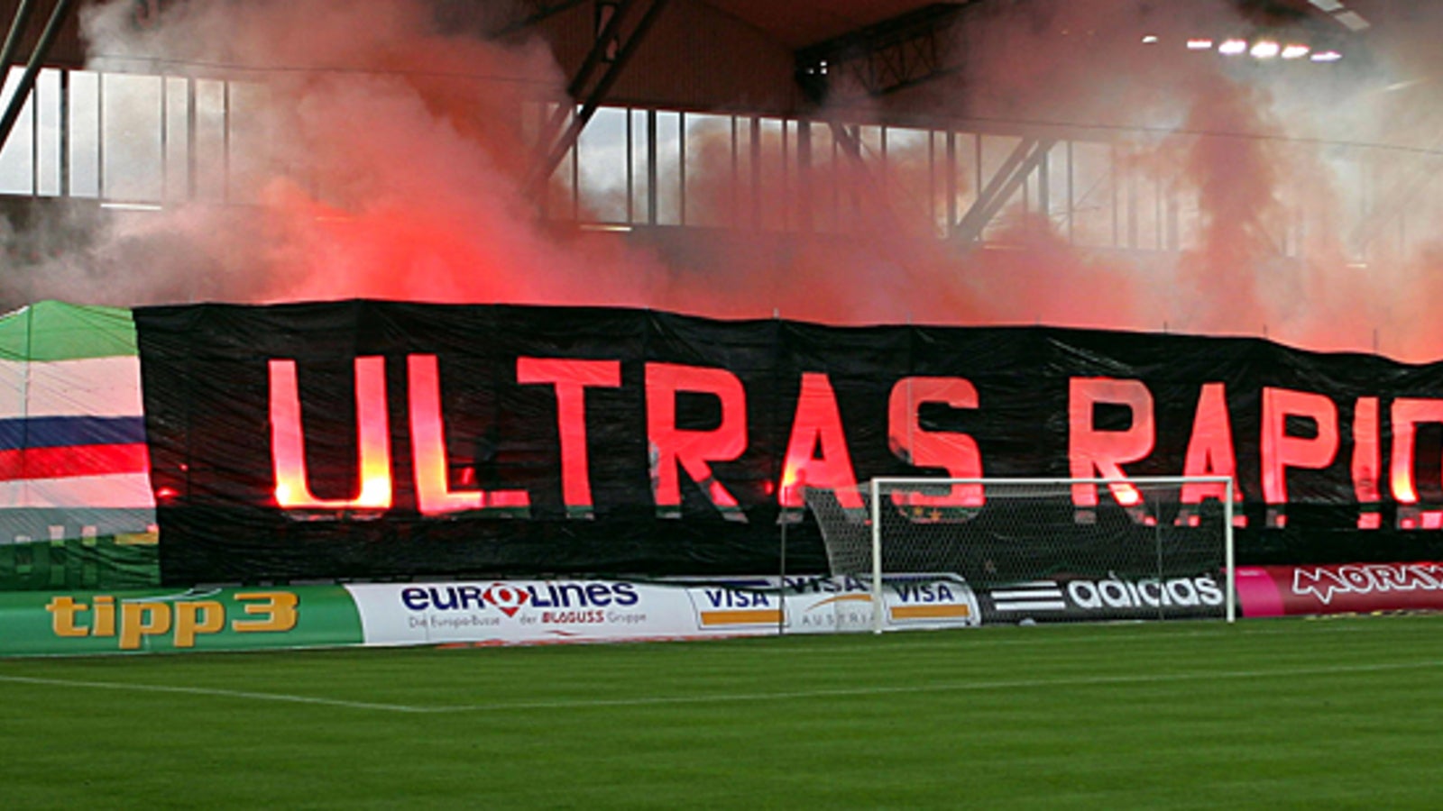 Pyro-Strafen: Ultras geben Rapid Schuld - sport24.at