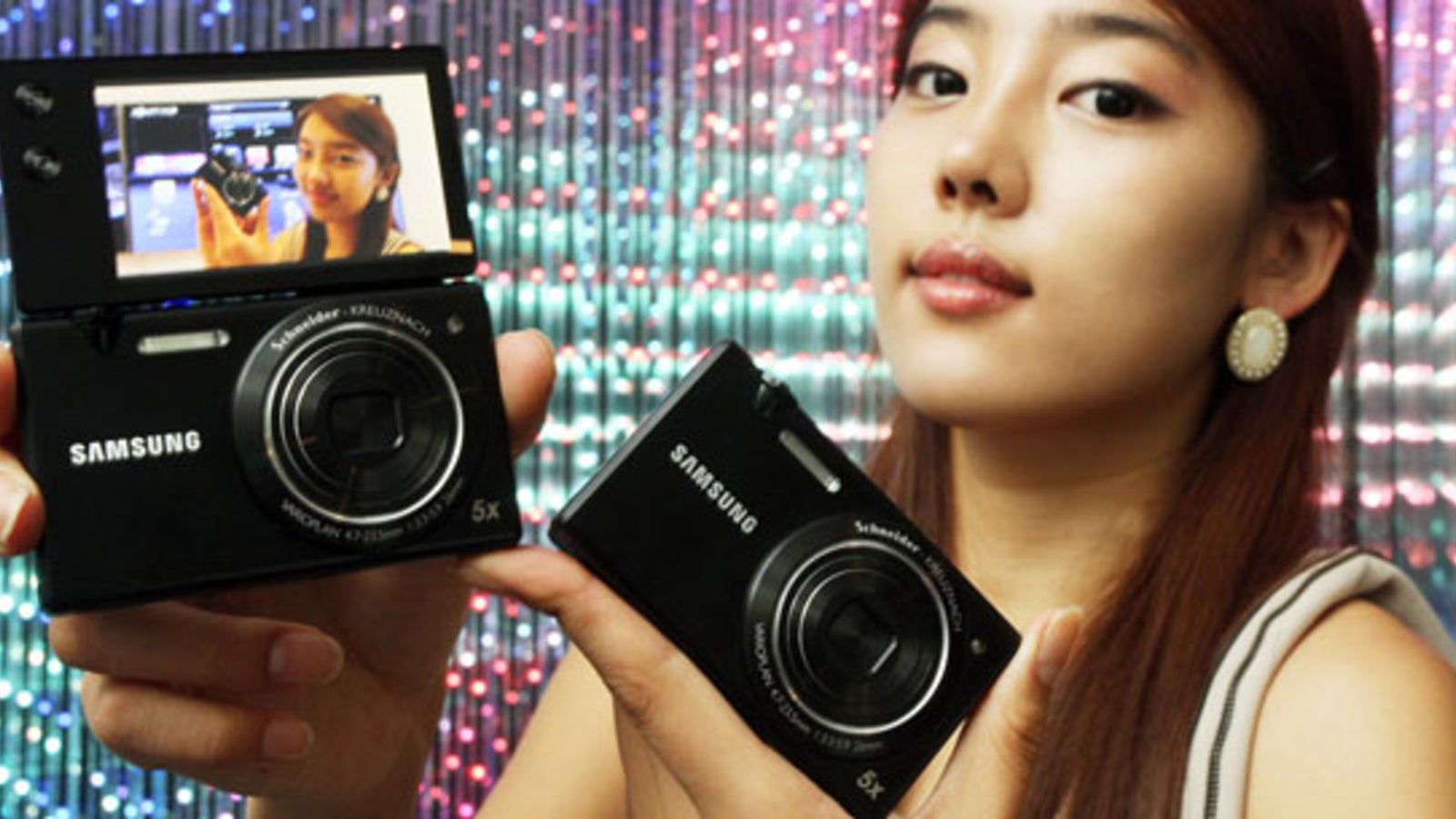 Digicam mit aufklappbarem Touchscreen - oe24.at