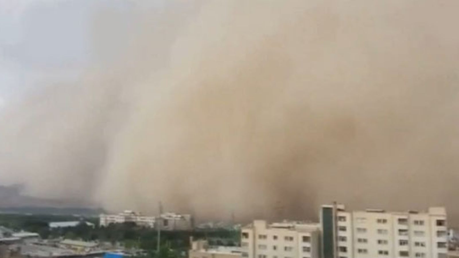 Fünf Tote nach Sandsturm - oe24.at