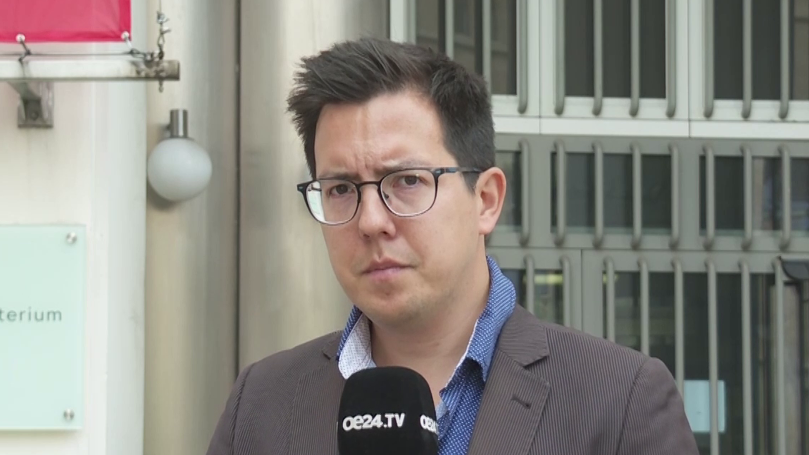 Spionage-Affäre: Martin Weiss für Justiz nicht greifbar - oe24.tv