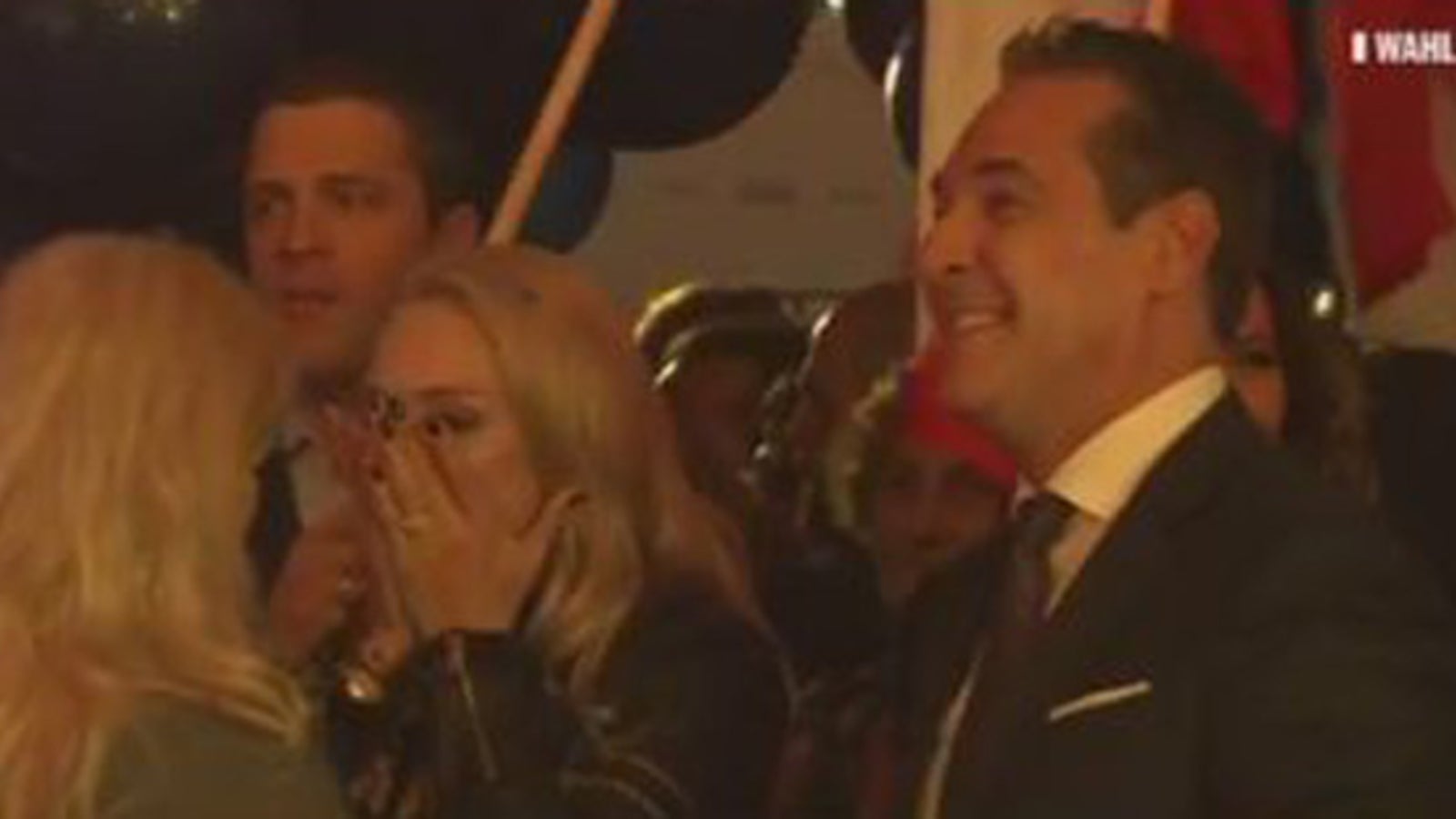 Liebeserklärung: Strache rührt seine Frau zu Tränen - Politik-Live