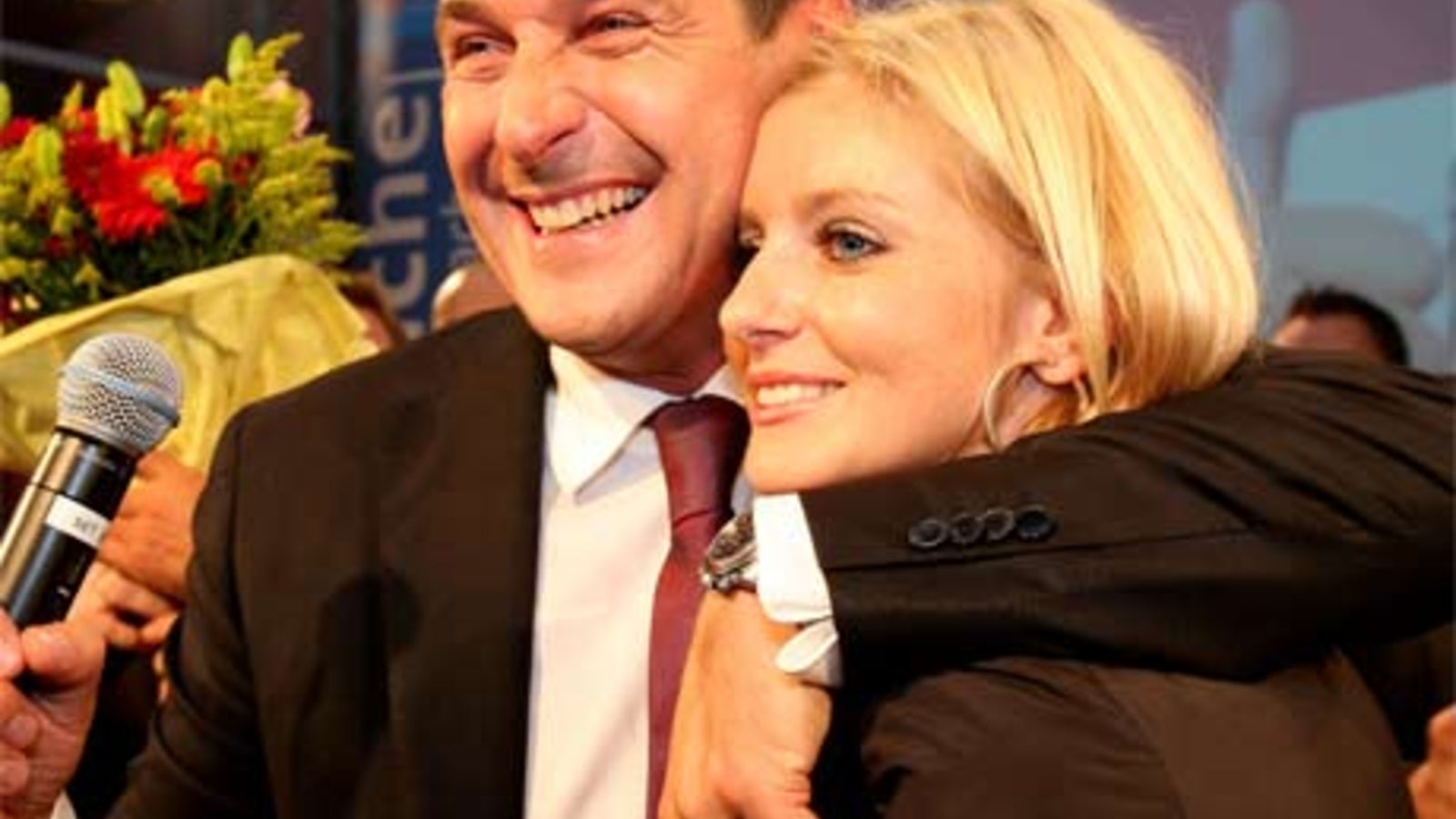 H.C. Strache mit seiner Lebensgefährtin Andrea - stars24