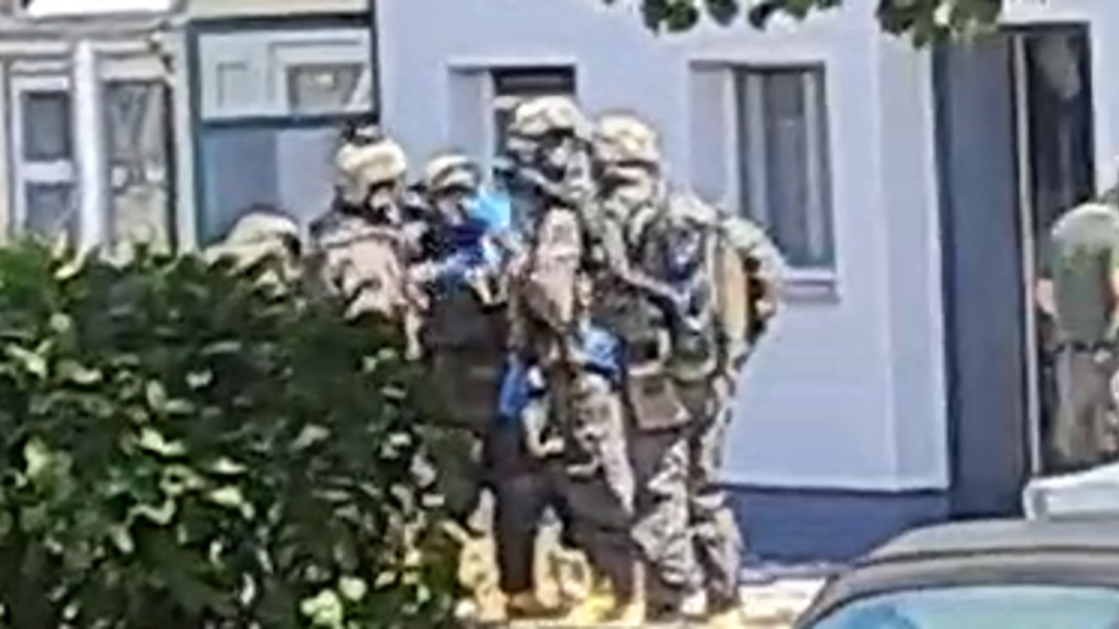 Erste Bilder: So lief die Terror-Verhaftung in Ternitz ab - oe24.at