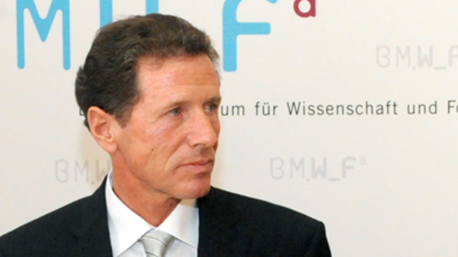 Töchterle für Gebühren und Beschränkungen - Politik-Live