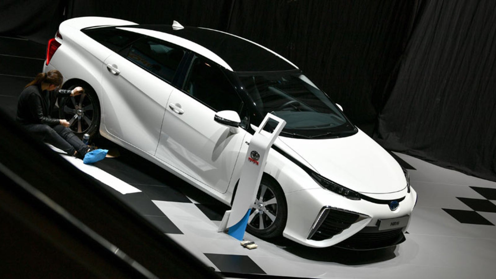 Toyota ruft 2,4 Mio. Hybrid-Autos zurück - oe24.at