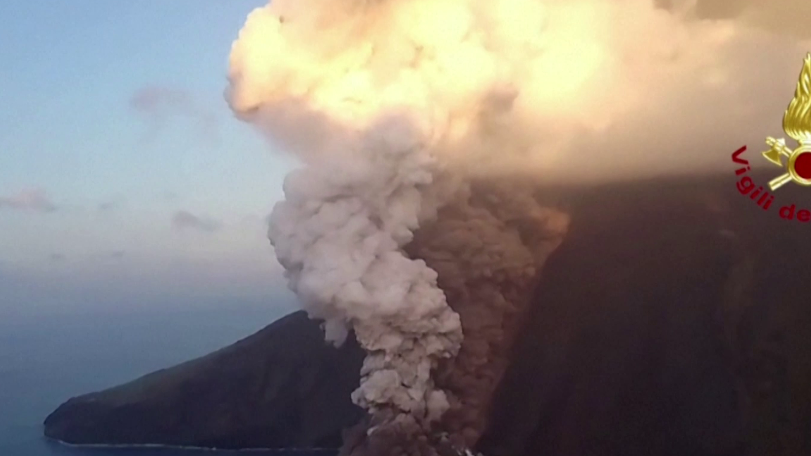 Vulkanausbruch: Alarmstufe Rot für Stromboli - oe24.tv