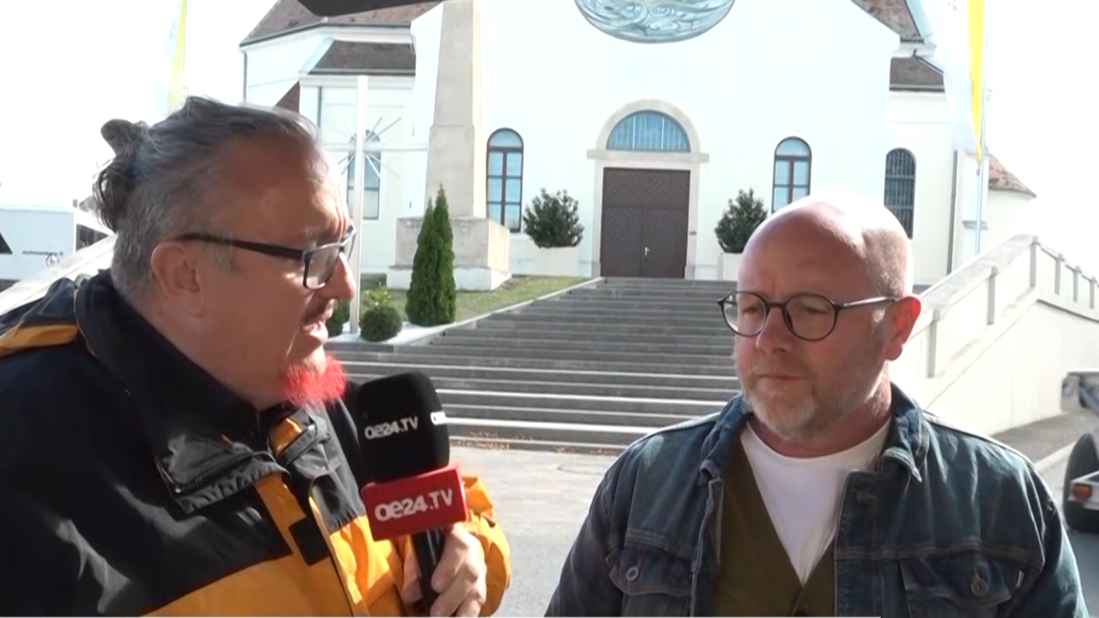 Bewohner Deutschkreutz über Flüchtlingswelle - oe24.tv